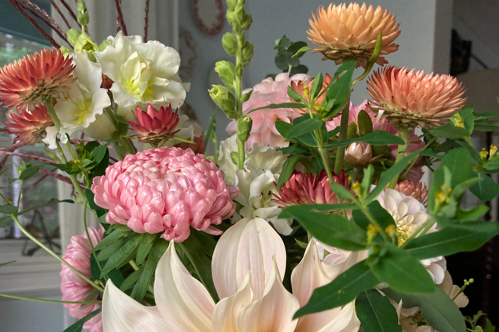 Three Reasons Why You Need Fresh Flowers in Your Home - Dirty Girl Flowers